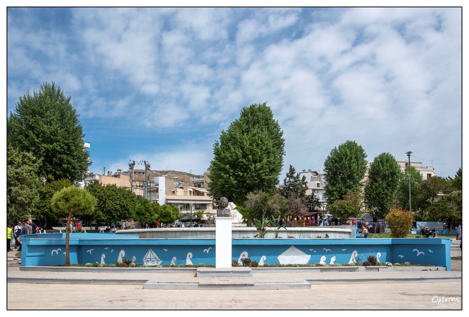 Δεκάδες νέα φυτά στην πλ.Κουμπάκη της Νίκαιας - News TA - Ειδήσεις από ...