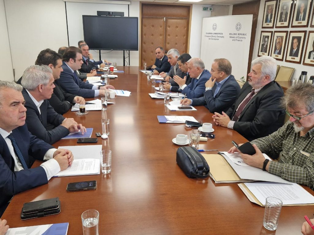 Δίνει η κυβέρνηση τη "χαριστική βολή" στην αυτοδιοίκηση με συνοδοιπόρο ...